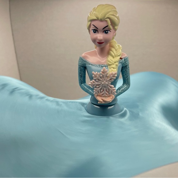 Disney | Toys | Wdw Frozen Elsa Light Up Spinner Chaser Skirt Wand ...